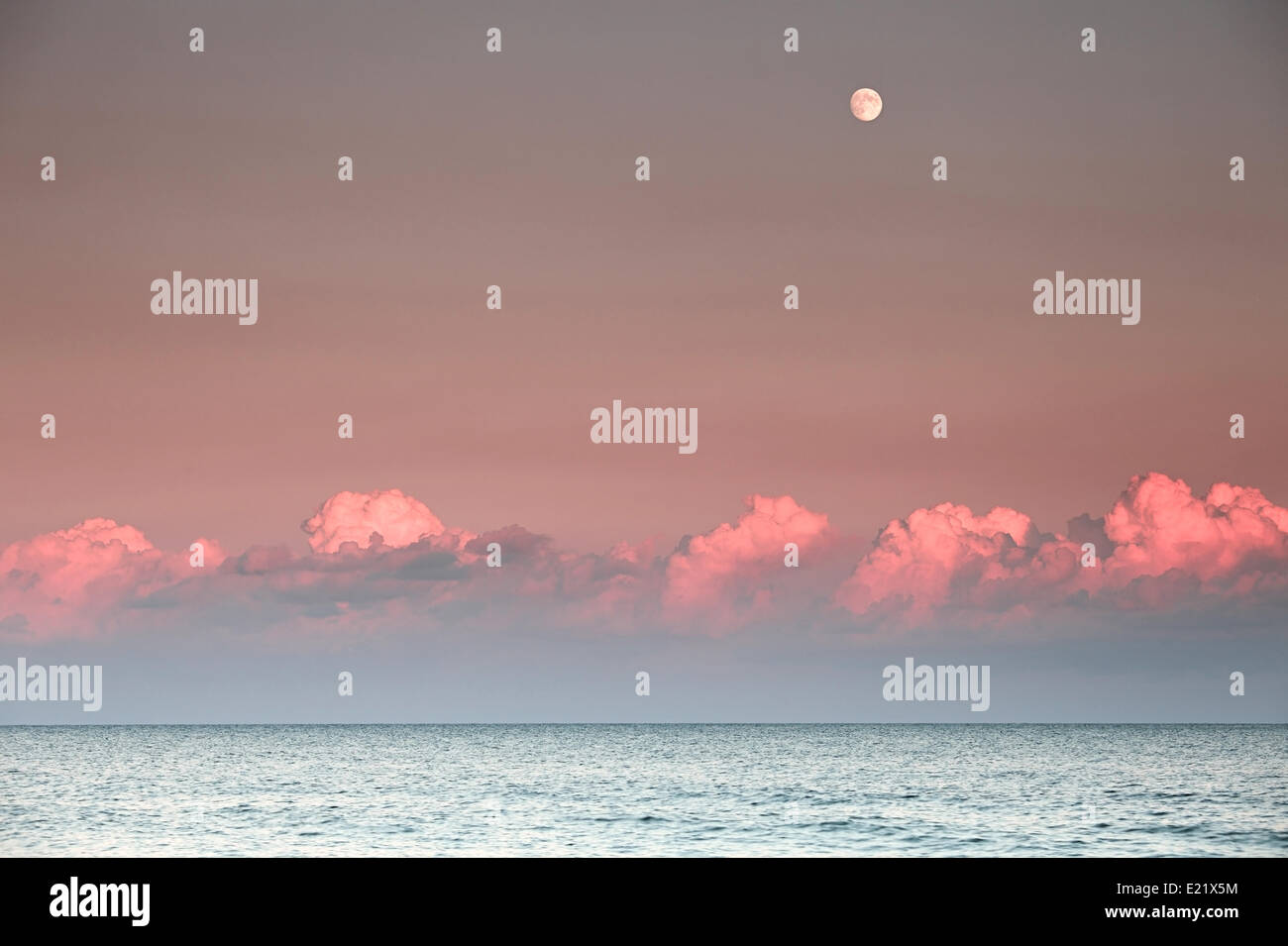 Sunset and full moon hi-res stock photography and images - Alamy