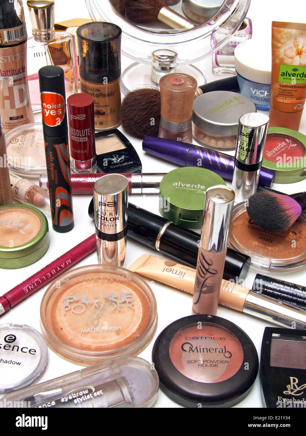 Eyeliners hi-res stock photography and images - Alamy