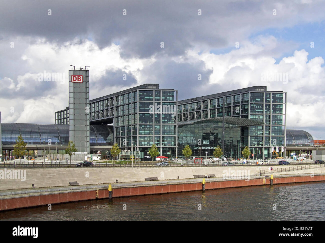 Berlin railway station trains hi-res stock photography and images - Alamy
