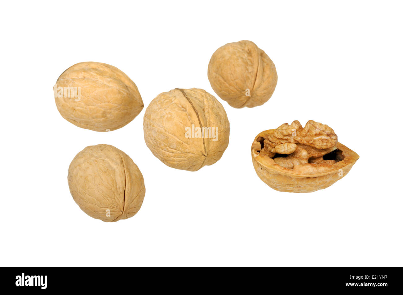 Pile of walnuts hi-res stock photography and images - Alamy