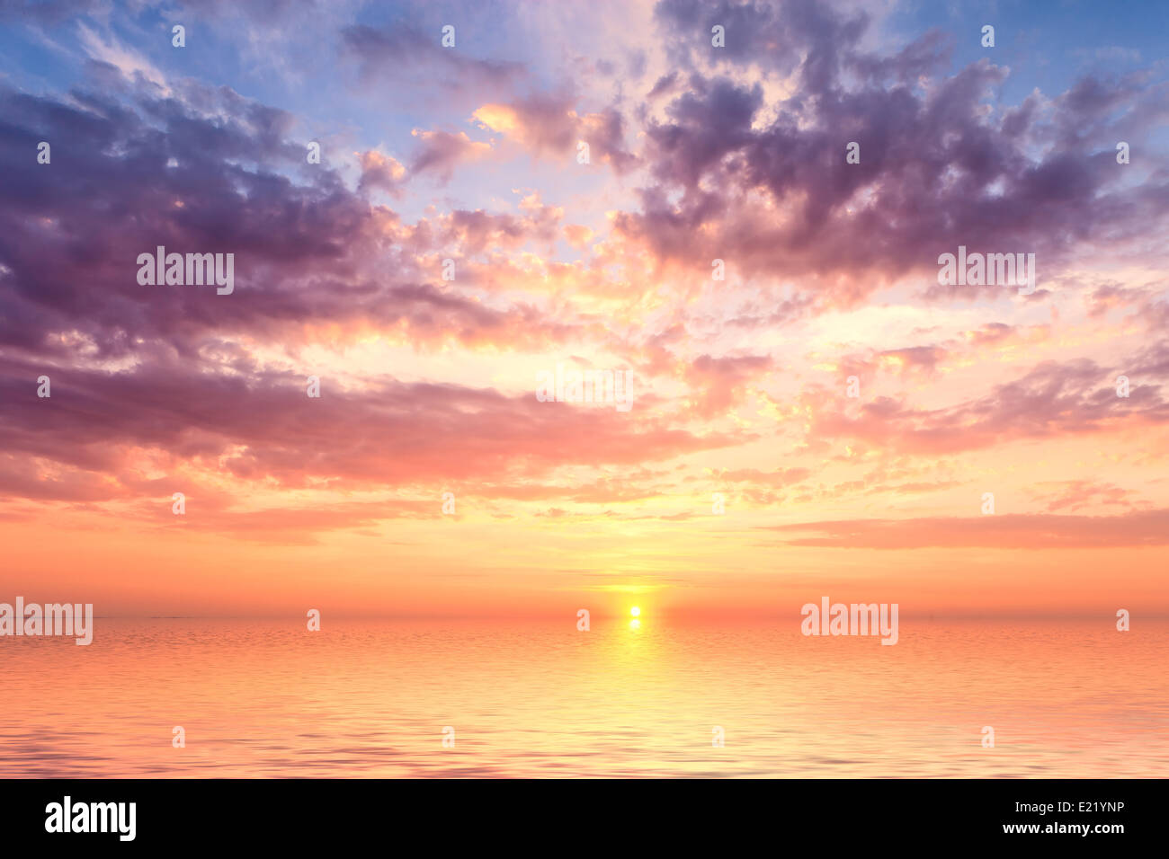 Ocean sunset beach sky hi-res stock photography and images - Alamy