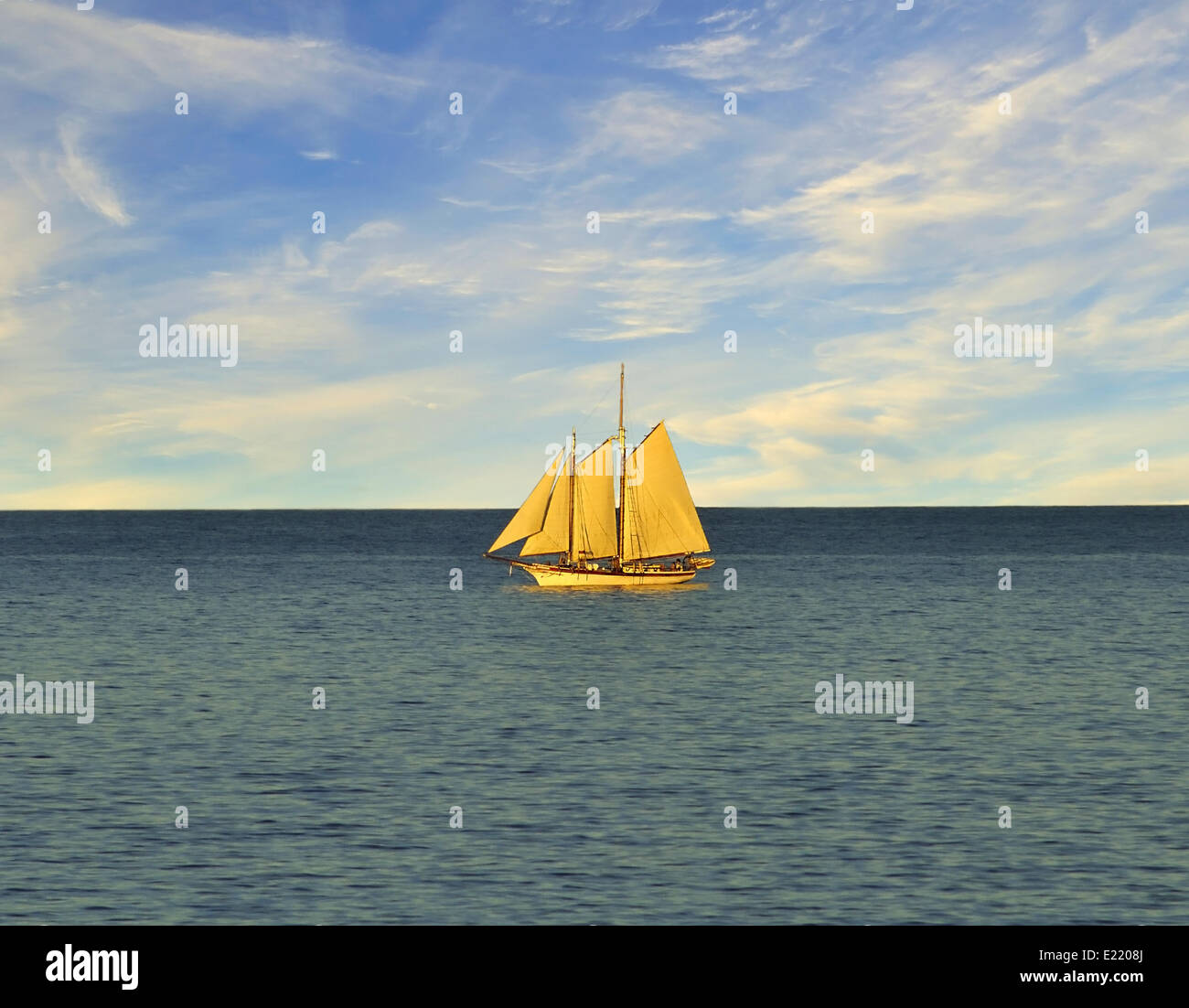Single sail boat hi-res stock photography and images - Alamy