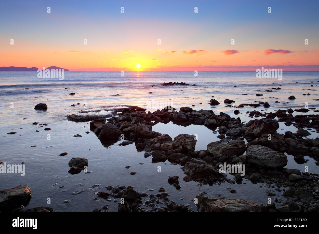 Colorful sunrise hi-res stock photography and images - Alamy