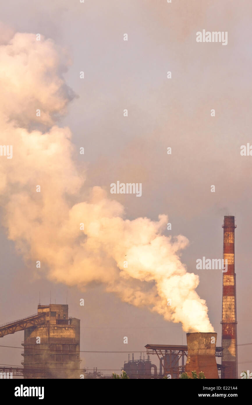 Factory fumes hi-res stock photography and images - Alamy