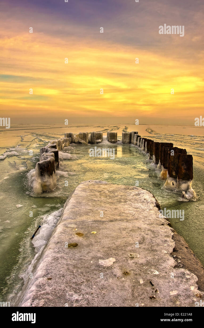 Ice pier hi-res stock photography and images - Alamy