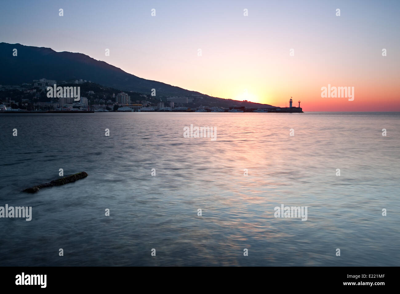 Sunrise over the rocks hi-res stock photography and images - Alamy