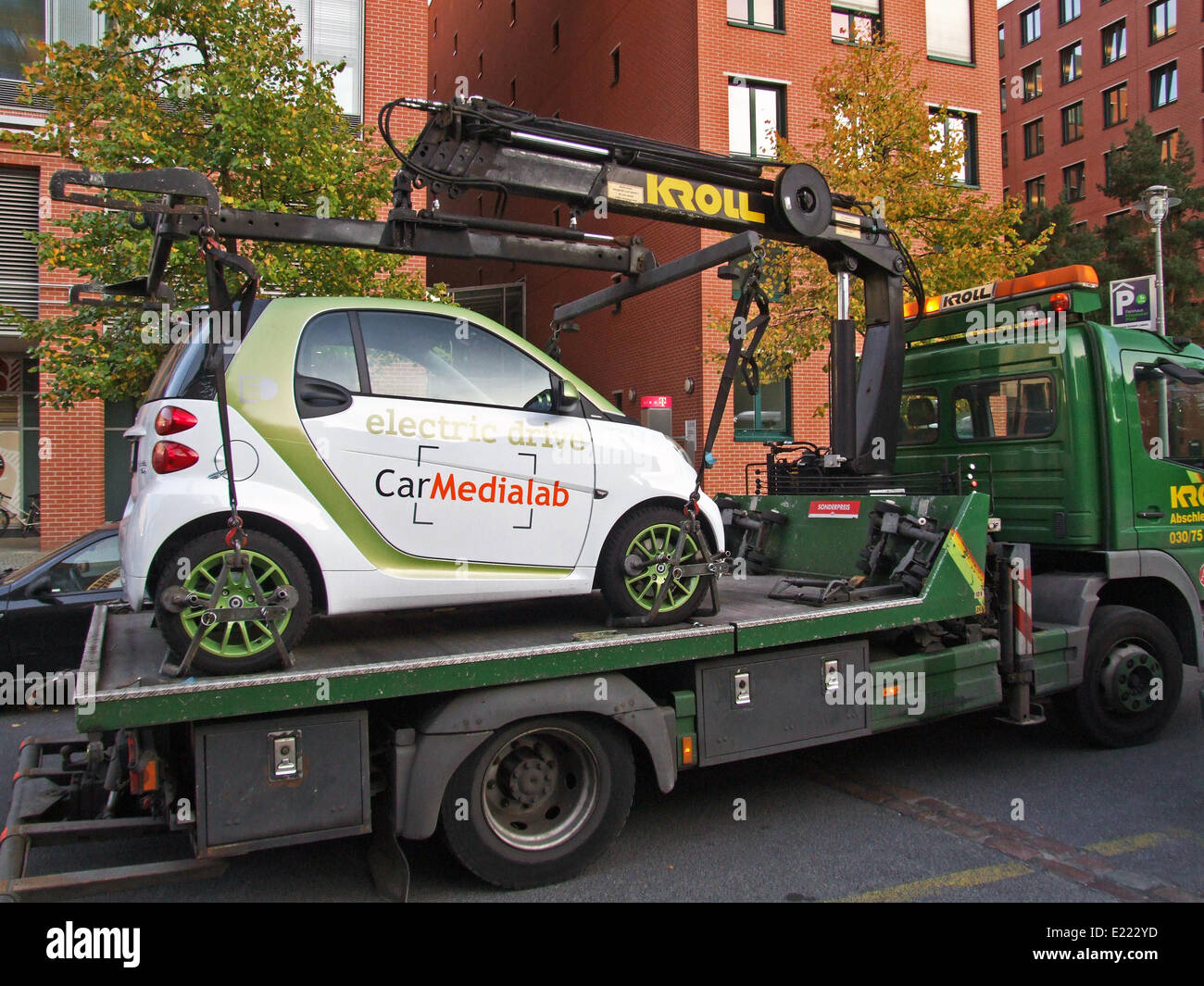 Electric vehicle recovery hi-res stock photography and images - Alamy