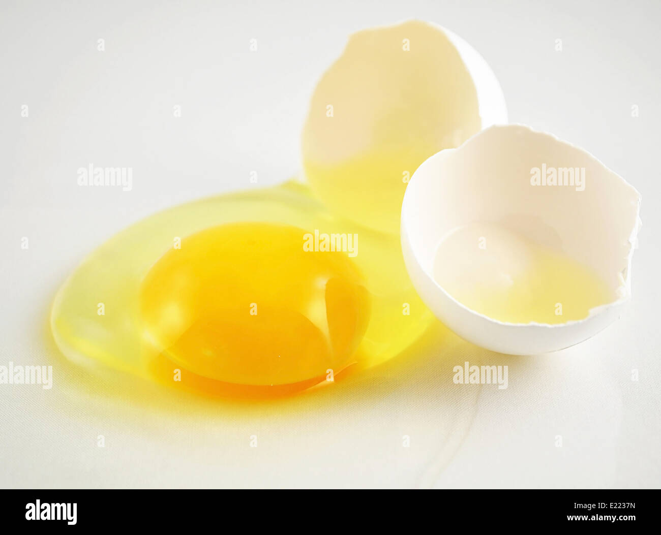 Food concept broken egg hi-res stock photography and images - Alamy