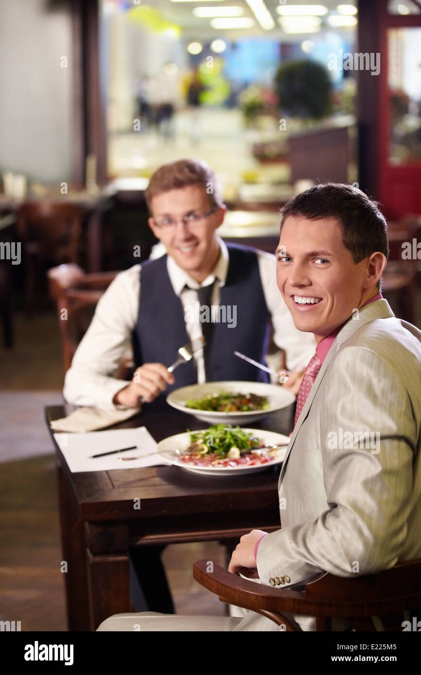 Businessmen lunch restaurant hi-res stock photography and images - Alamy