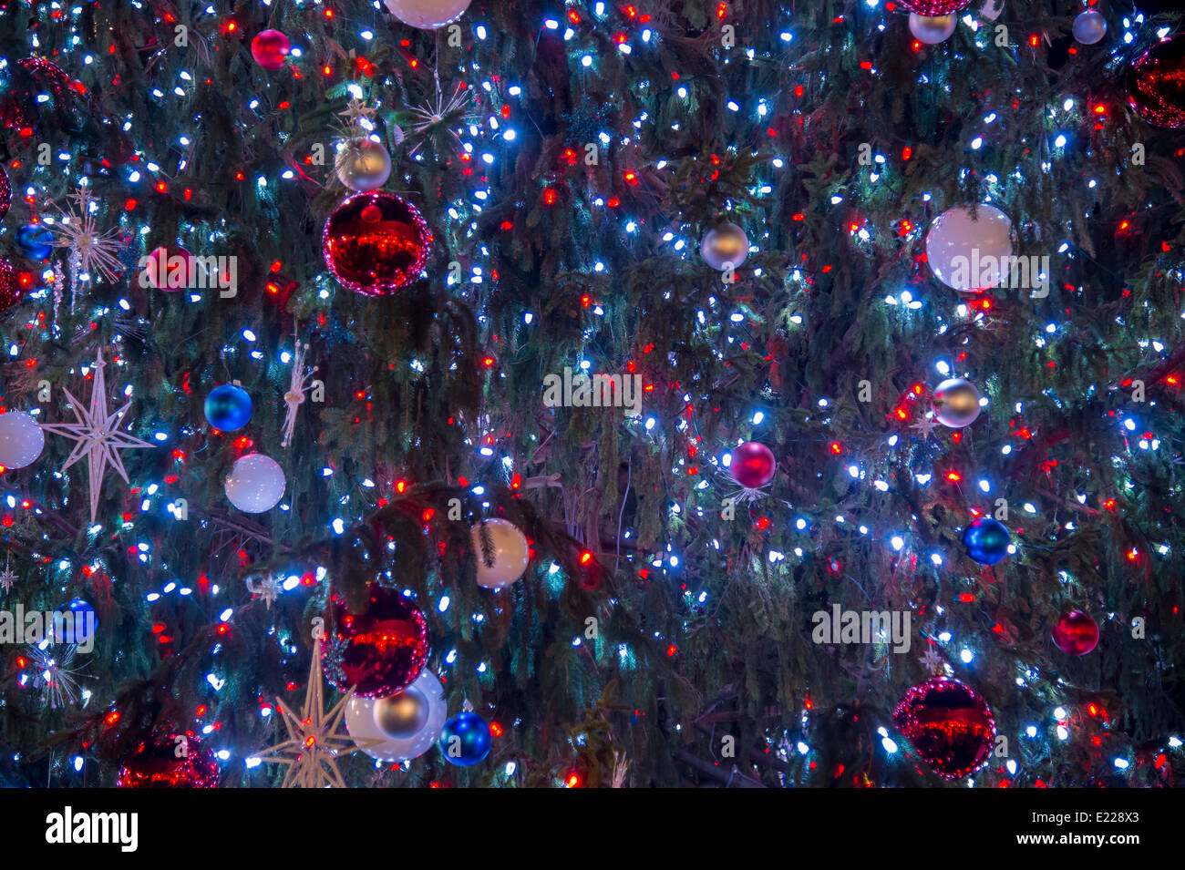 Large christmas tree new hi-res stock photography and images - Alamy