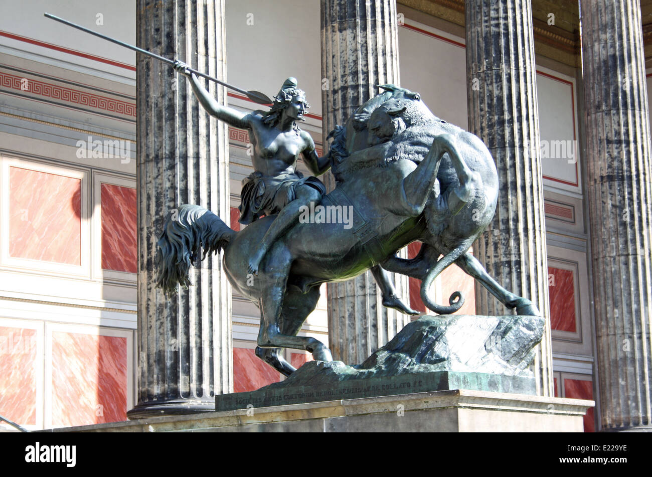 Berlin, Altes Museum, Sculpture flanking staircase Stock Photo - Alamy