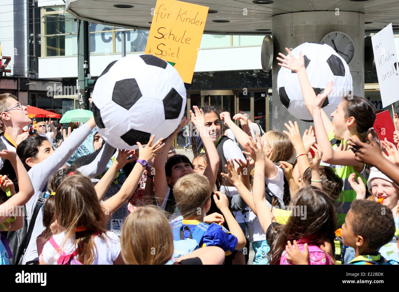 Action for children charity hi-res stock photography and images - Alamy