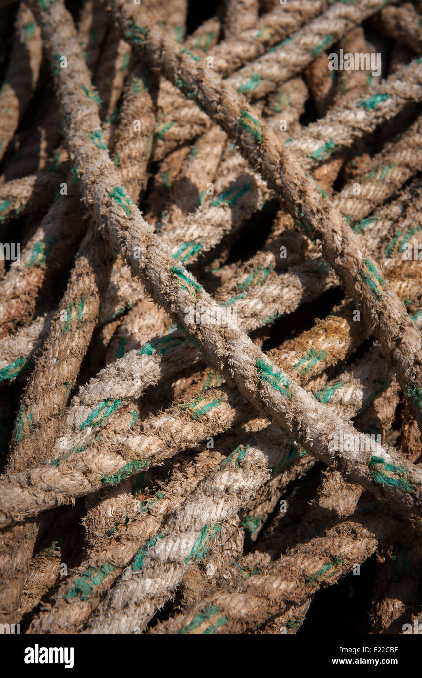 Tangled rope hi-res stock photography and images - Alamy