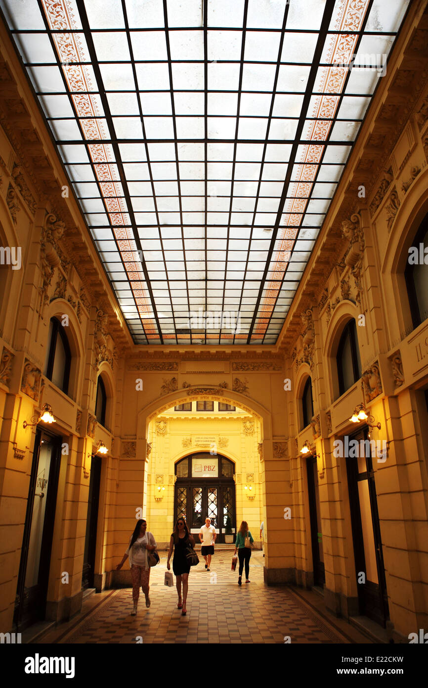 Glass Atrium Ceiling High Resolution Stock Photography and Images - Alamy