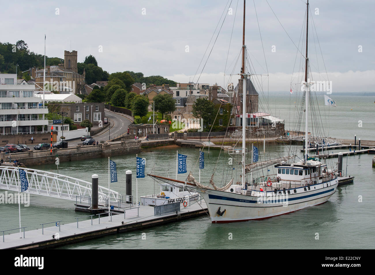 Isle of wight cowes marina hi-res stock photography and images - Alamy