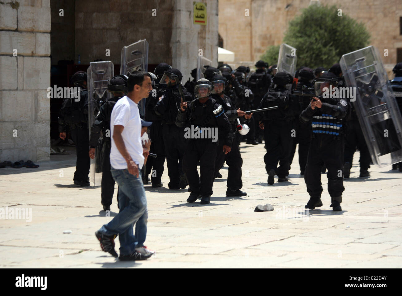Jerusalem, Jerusalem, Palestinian Territory. 13th June, 2014. Israeli ...