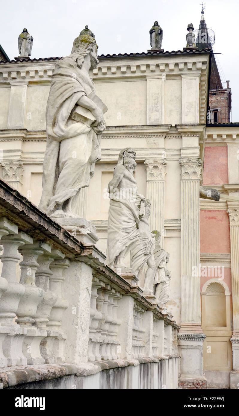 Religious monuments hi-res stock photography and images - Alamy