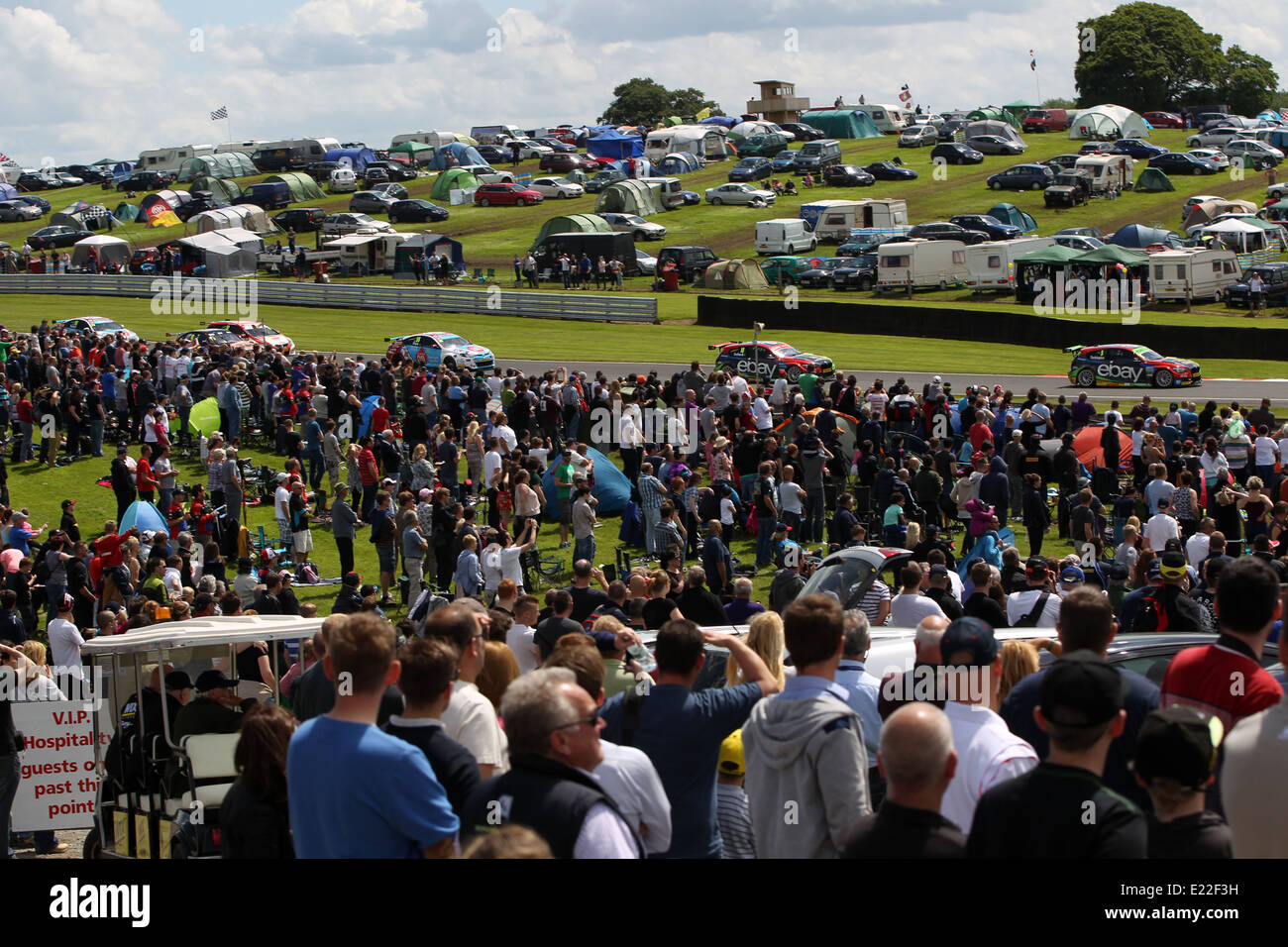 Crowds fan hi-res stock photography and images - Alamy