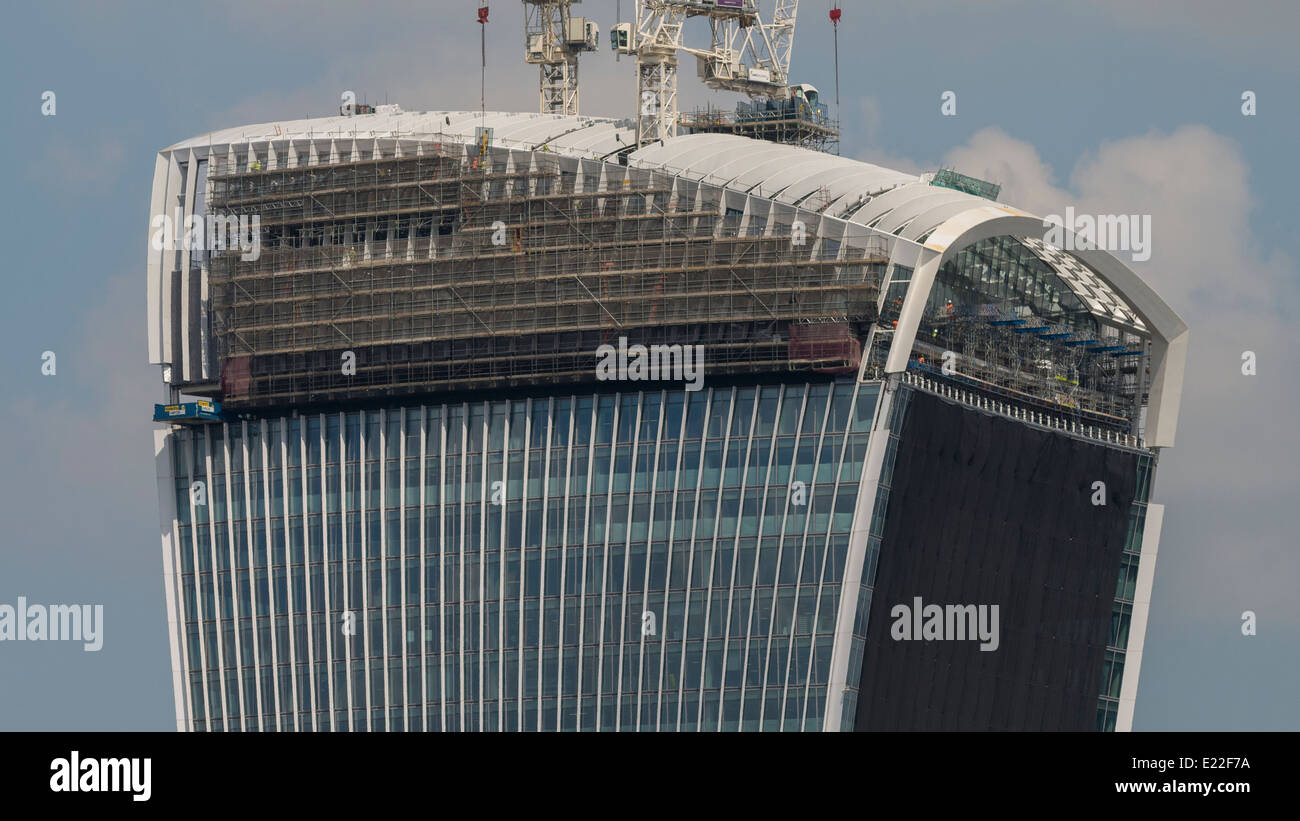 Sunshade building hi-res stock photography and images - Alamy