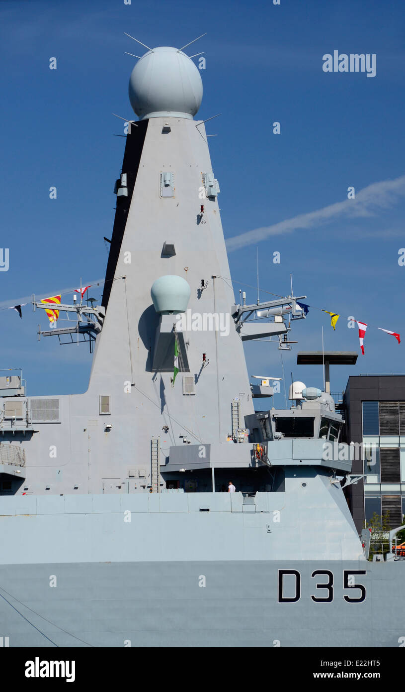 type 45 destroyer HMS Dragon in Cardiff Bay Stock Photo - Alamy