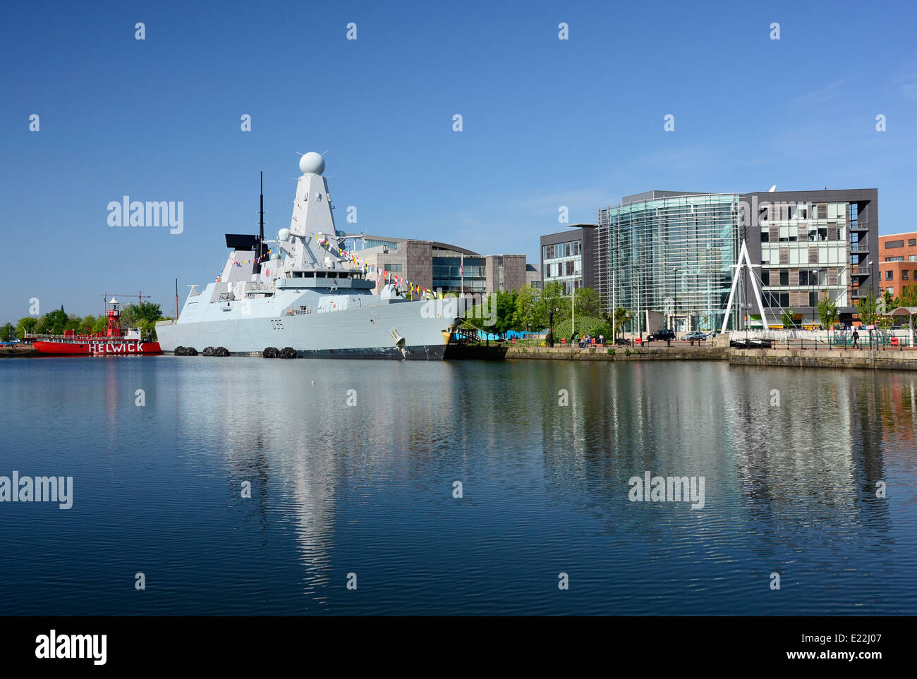 Type 45 destroyer hms dragon hi-res stock photography and images - Alamy