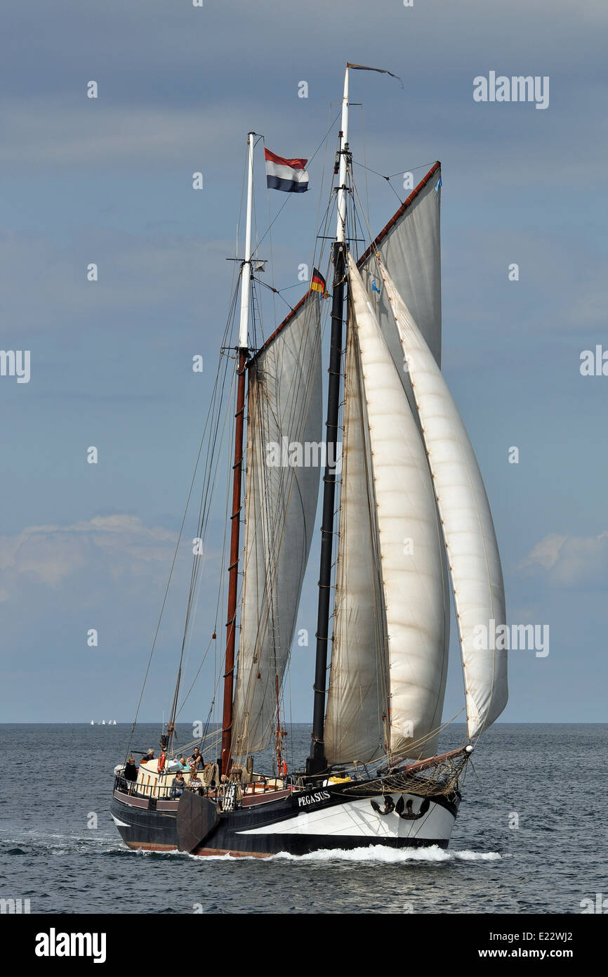 Pegasus ship hi-res stock photography and images - Alamy