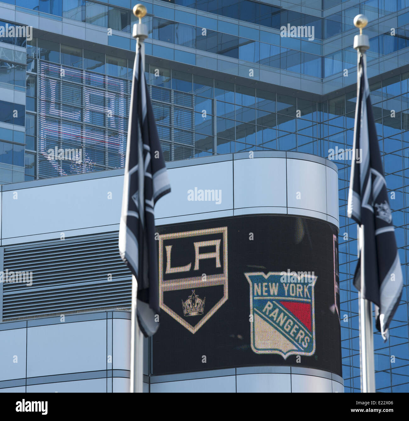 La kings fans hi-res stock photography and images - Alamy