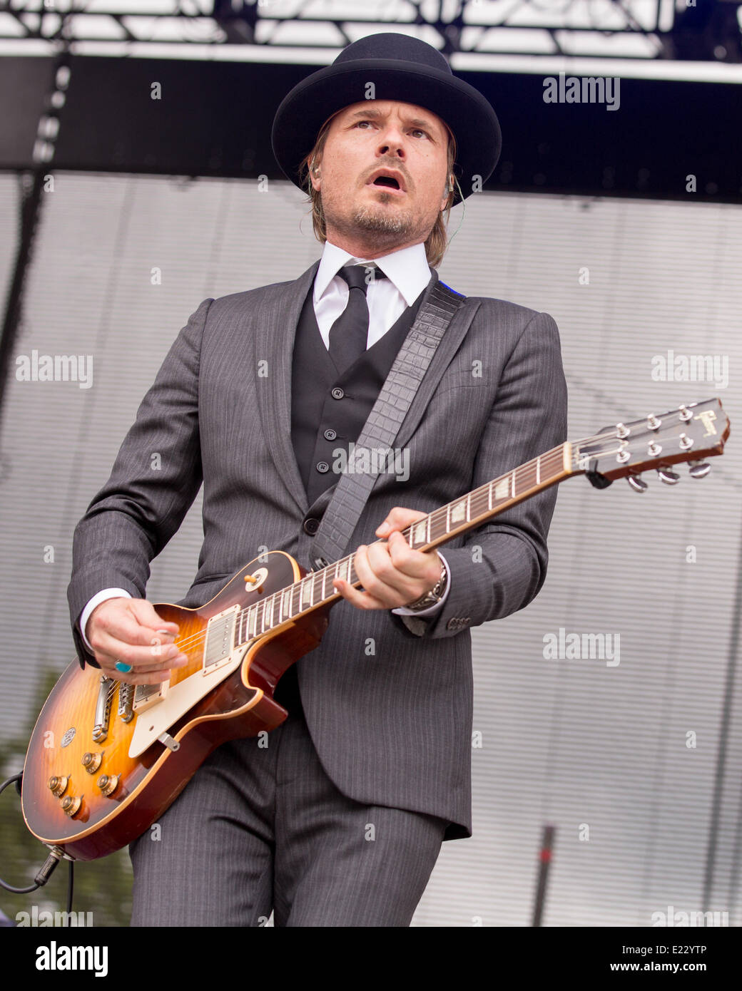Manchester, Tennessee, USA. 13th June, 2014. Guitarist NALLE COLT of ...