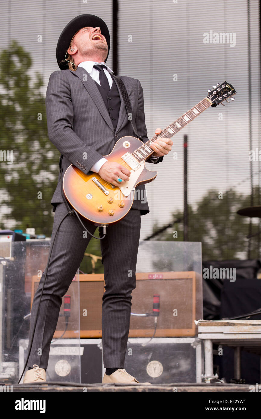Manchester, Tennessee, USA. 13th June, 2014. Guitarist NALLE COLT of ...