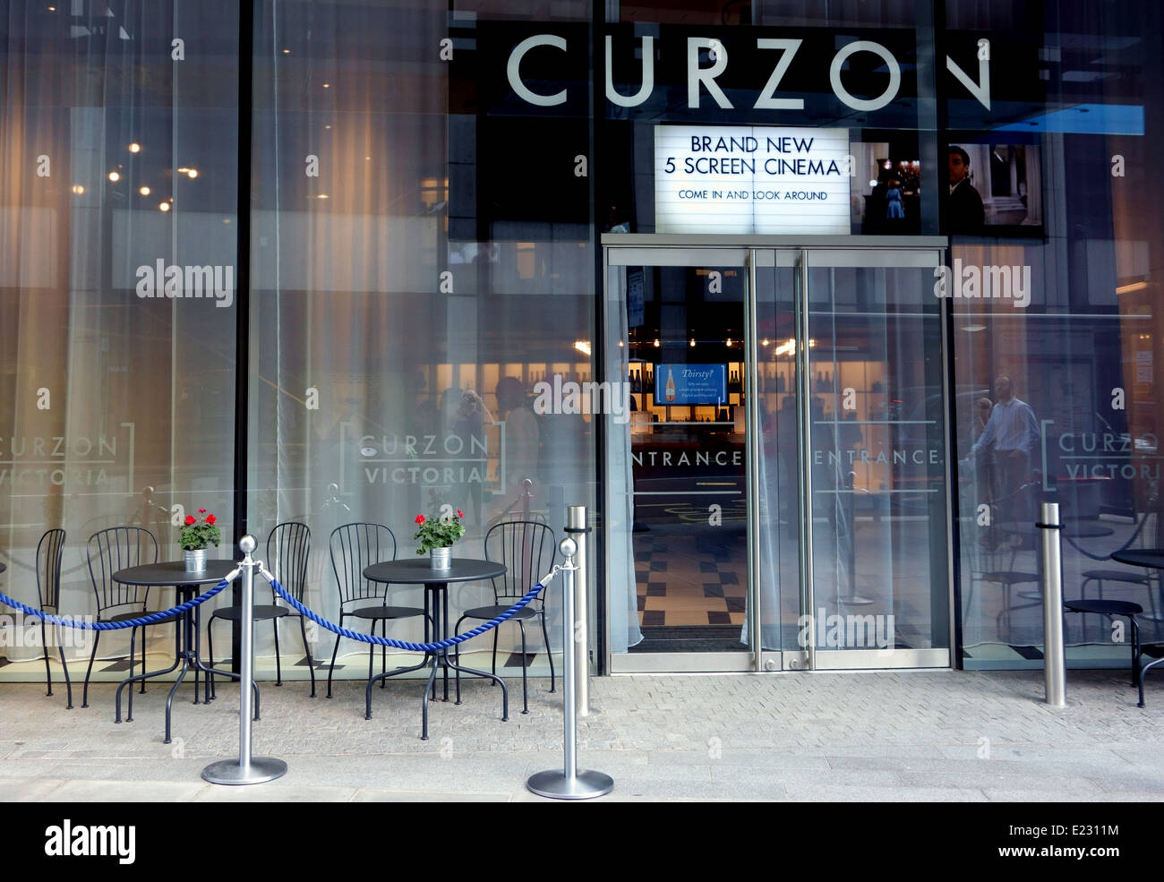 Curzon cinema exterior hi-res stock photography and images - Alamy