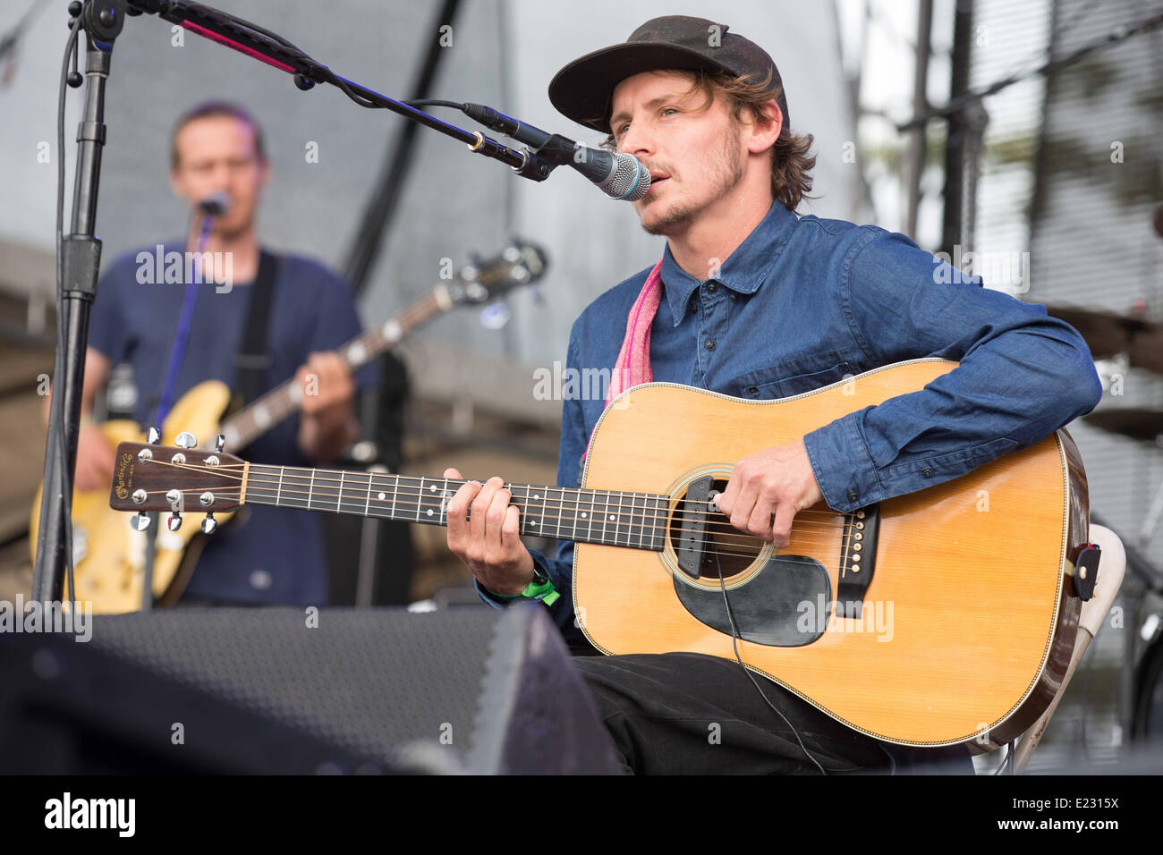 Ben howard live hi-res stock photography and images - Alamy