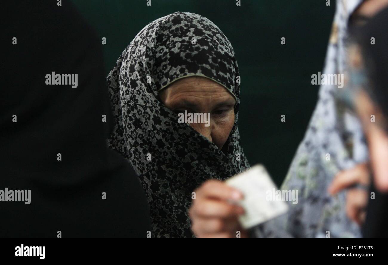 Afghanistan woman voting hi-res stock photography and images - Alamy