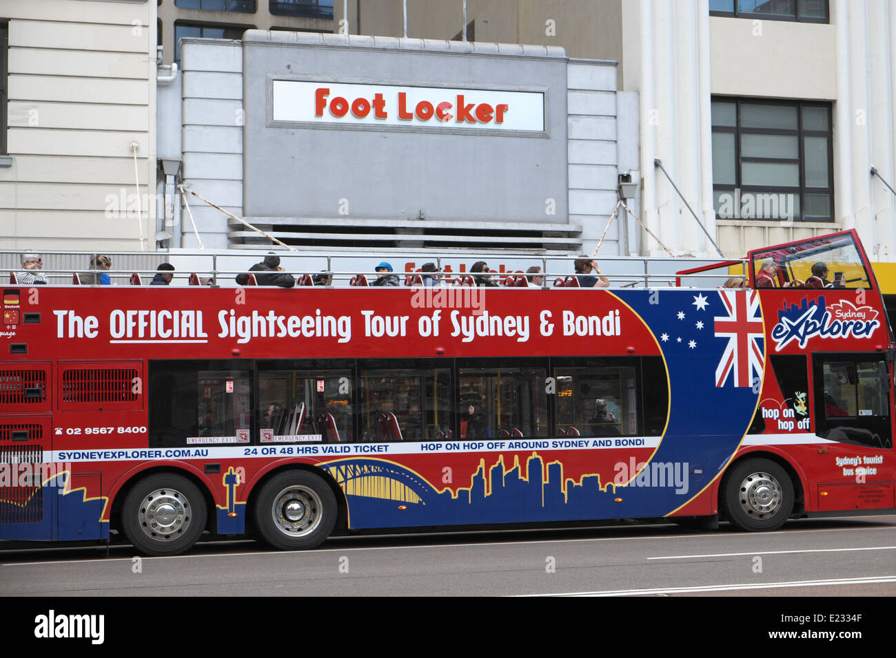 sydney explorer bus allowing tourists to see areas from sydney to bondi ...