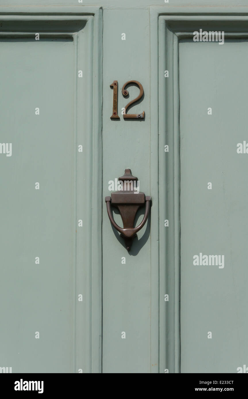 Decrease font hi-res stock photography and images - Alamy