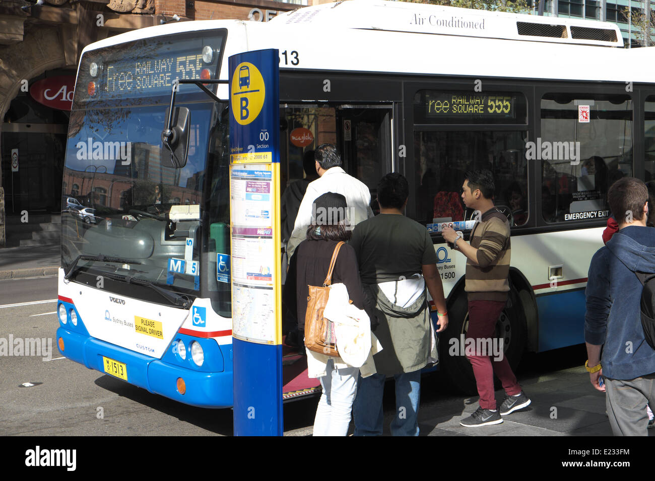 Commuters boarding a sydney bus in chippendale,sydney,nsw,australi ...