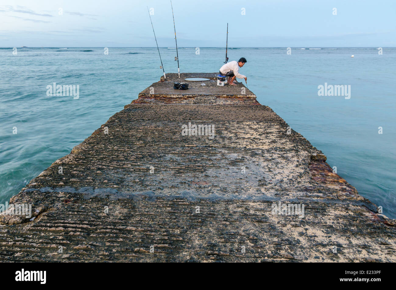 Waikiki pier hi-res stock photography and images - Alamy