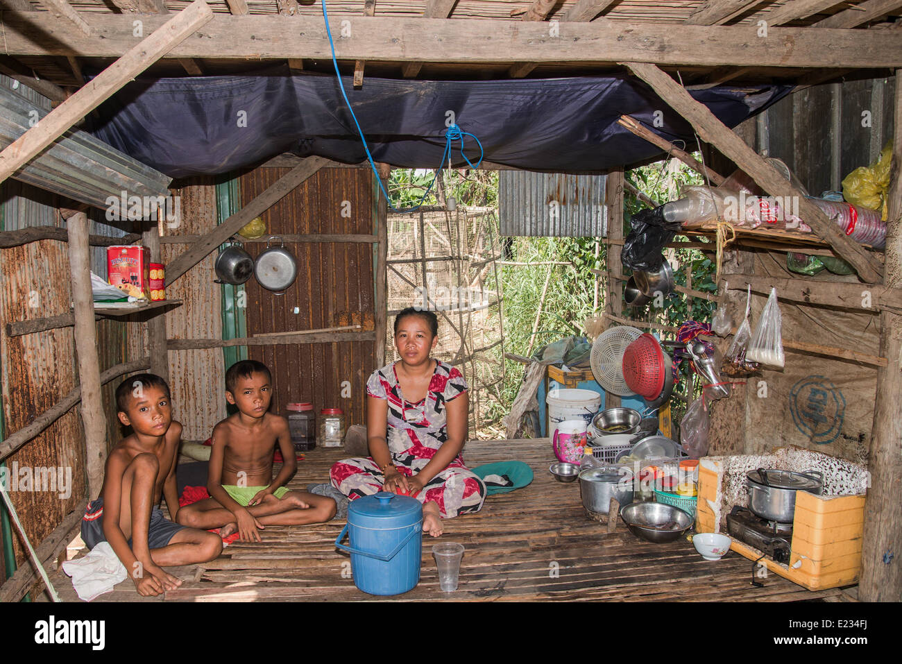 Poverty slums southeast asia hi-res stock photography and images - Alamy