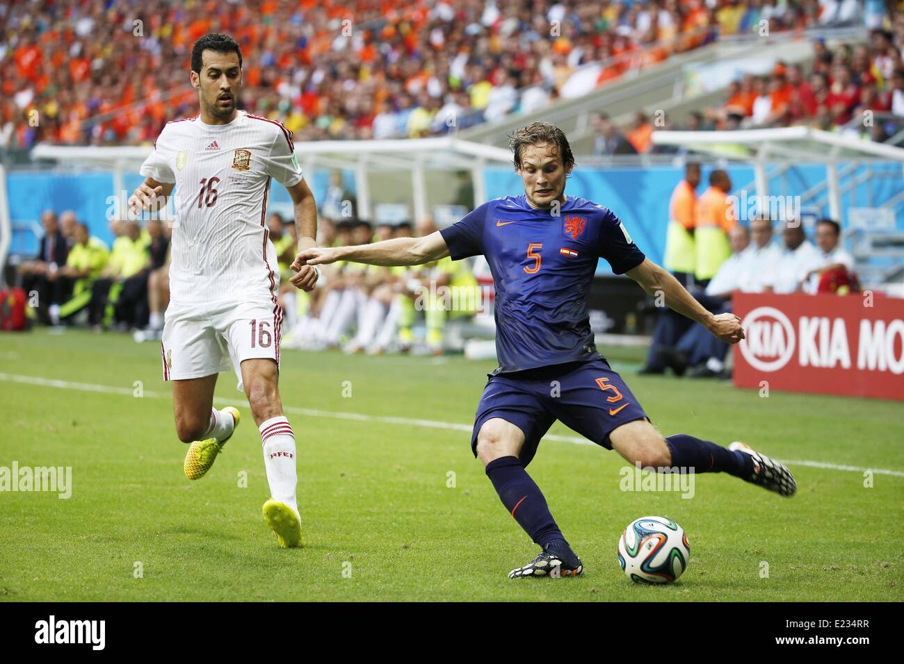 Salvador de Bahia, Brasil. 13th June, 2014. (L-R) Sergio Busquets (ESP ...