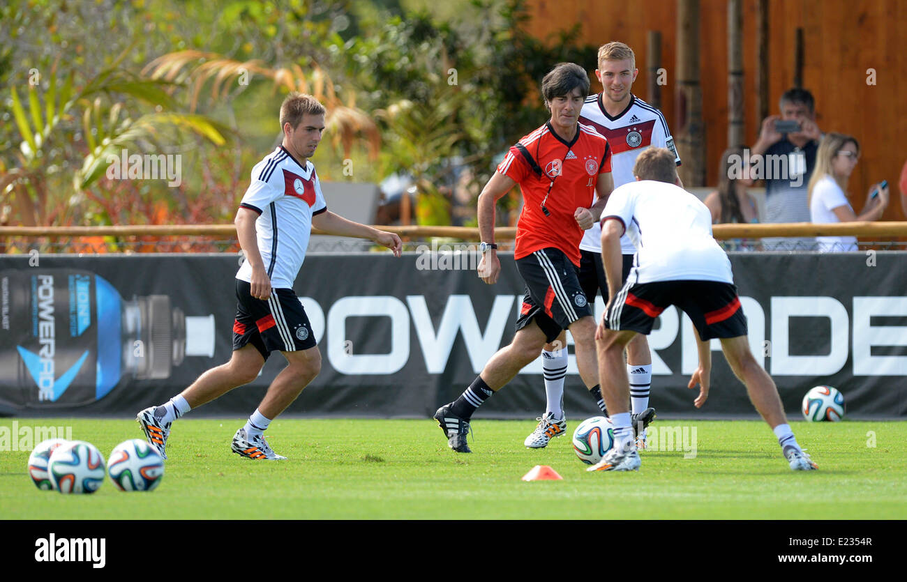 Coach Joachim Loew (C), Philipp Lahm (L) and Christoph Kramer (back) in ...