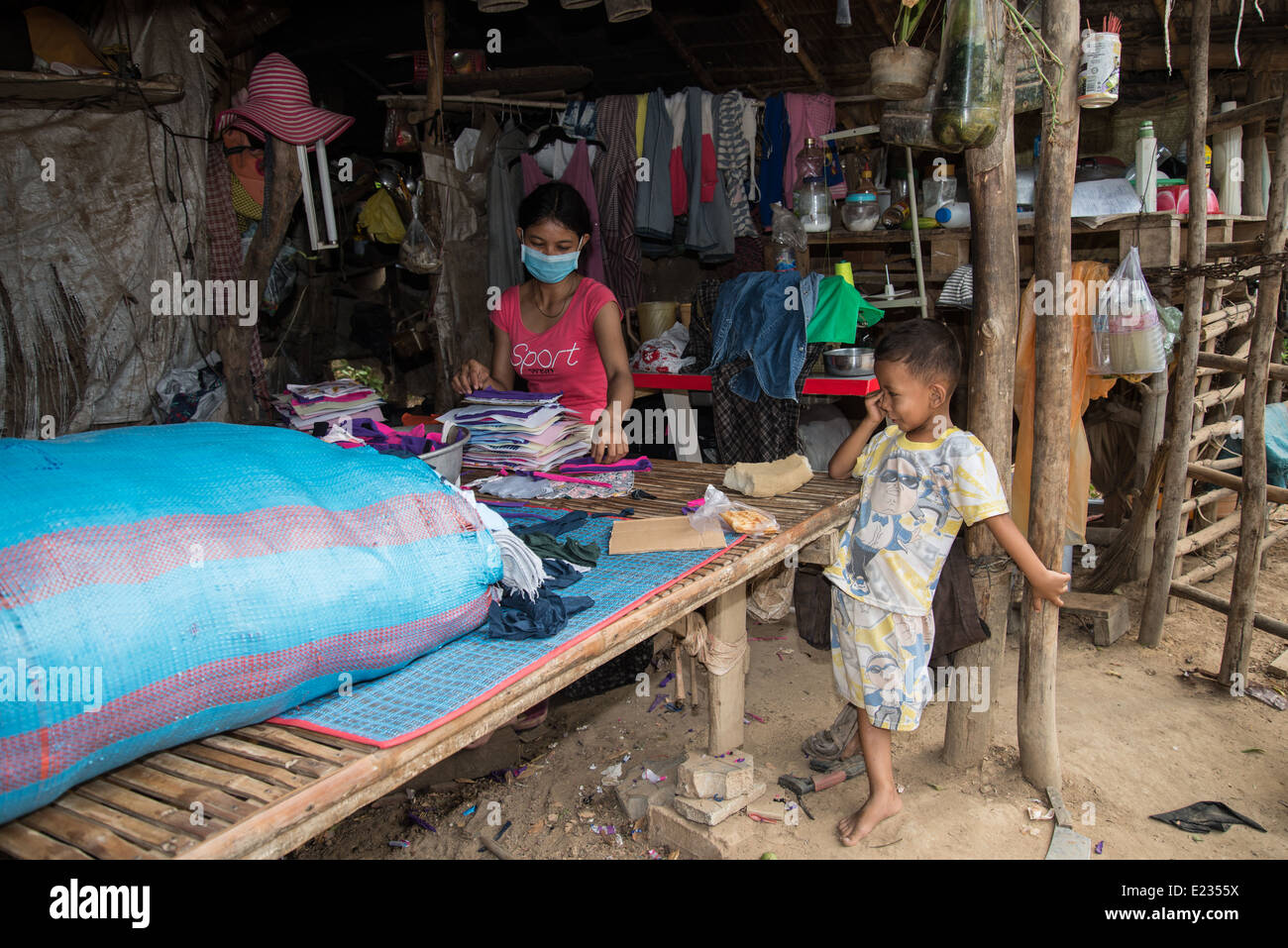 Poverty slums southeast asia hi-res stock photography and images - Alamy