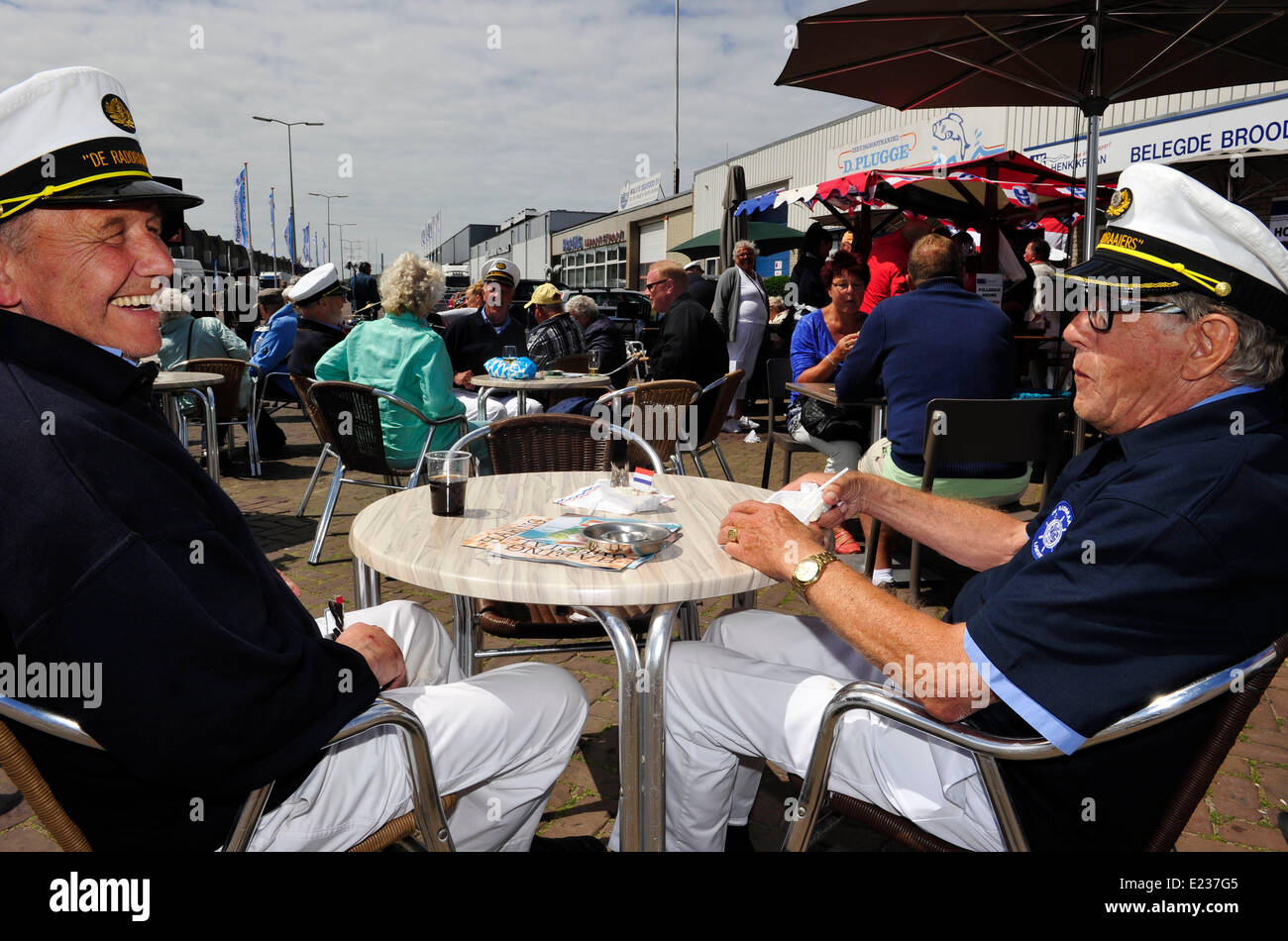 Dressed in their uniforms hi-res stock photography and images - Alamy