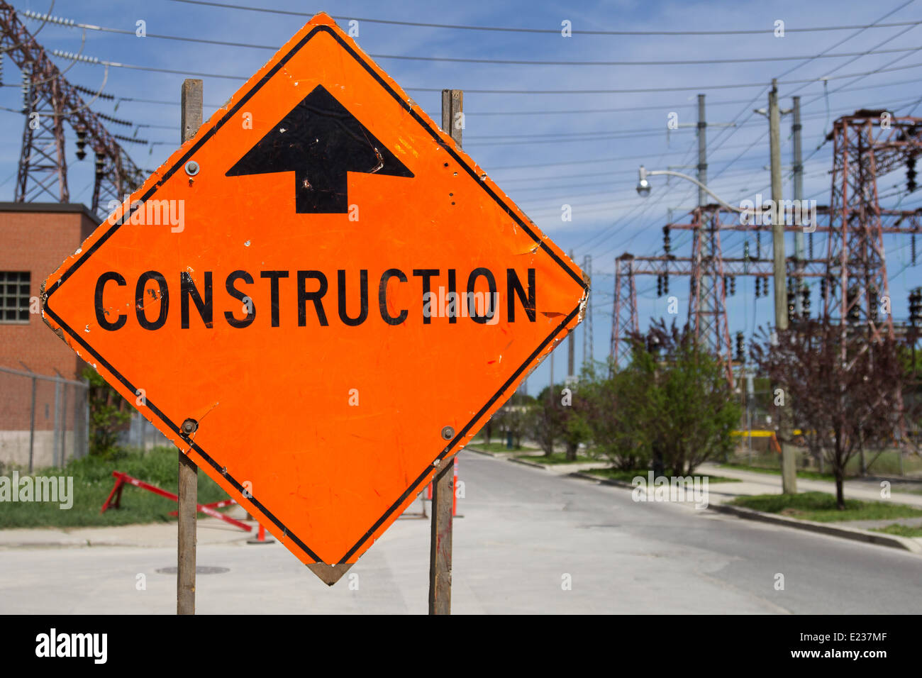Orange warning sign hi-res stock photography and images - Alamy