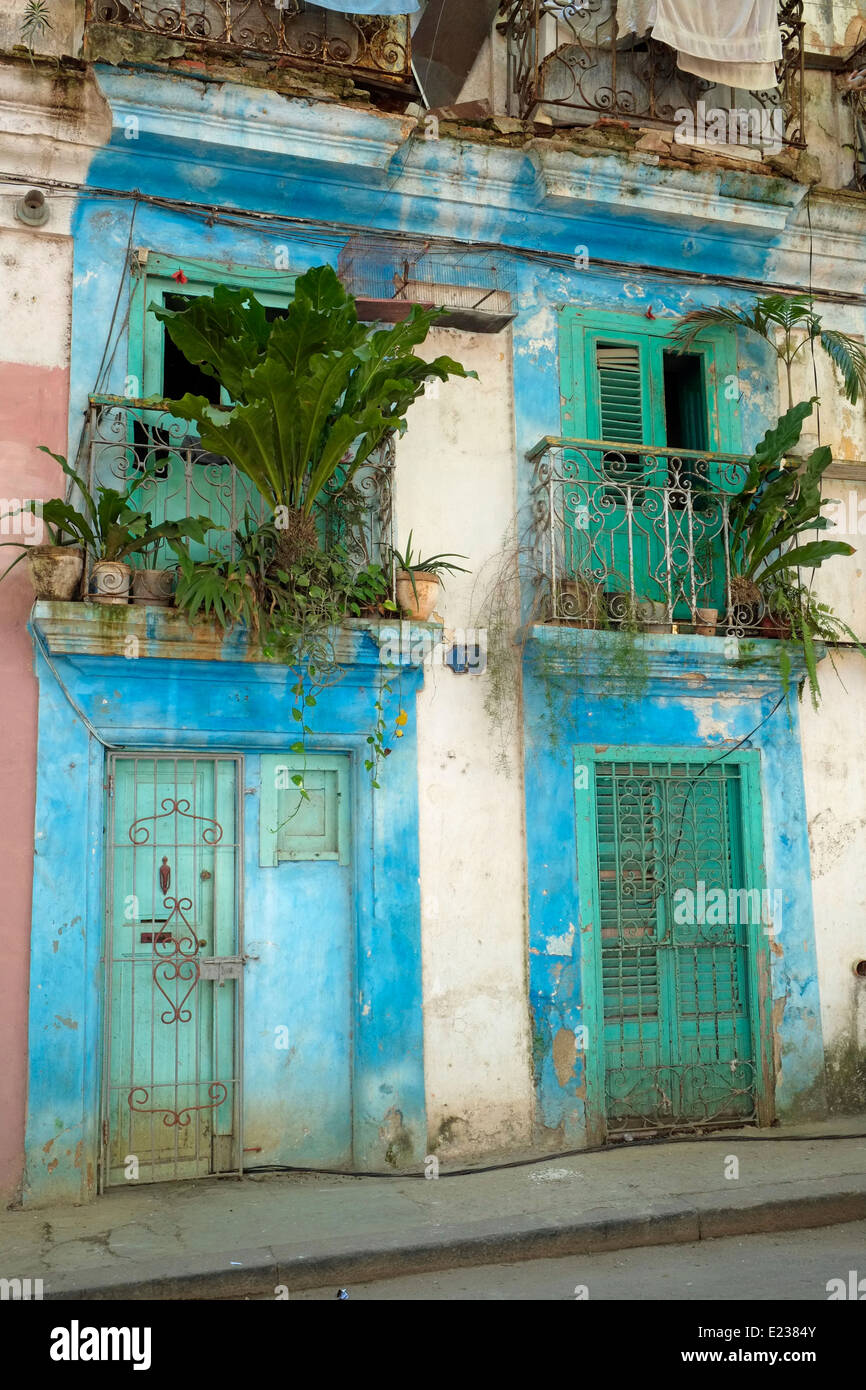 A brightly coloured building in old Havana, Cuba Stock Photo - Alamy