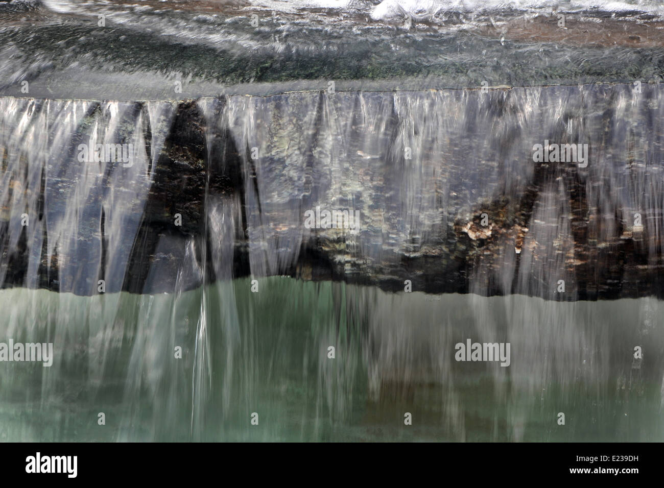 Water falling stone hi-res stock photography and images - Alamy