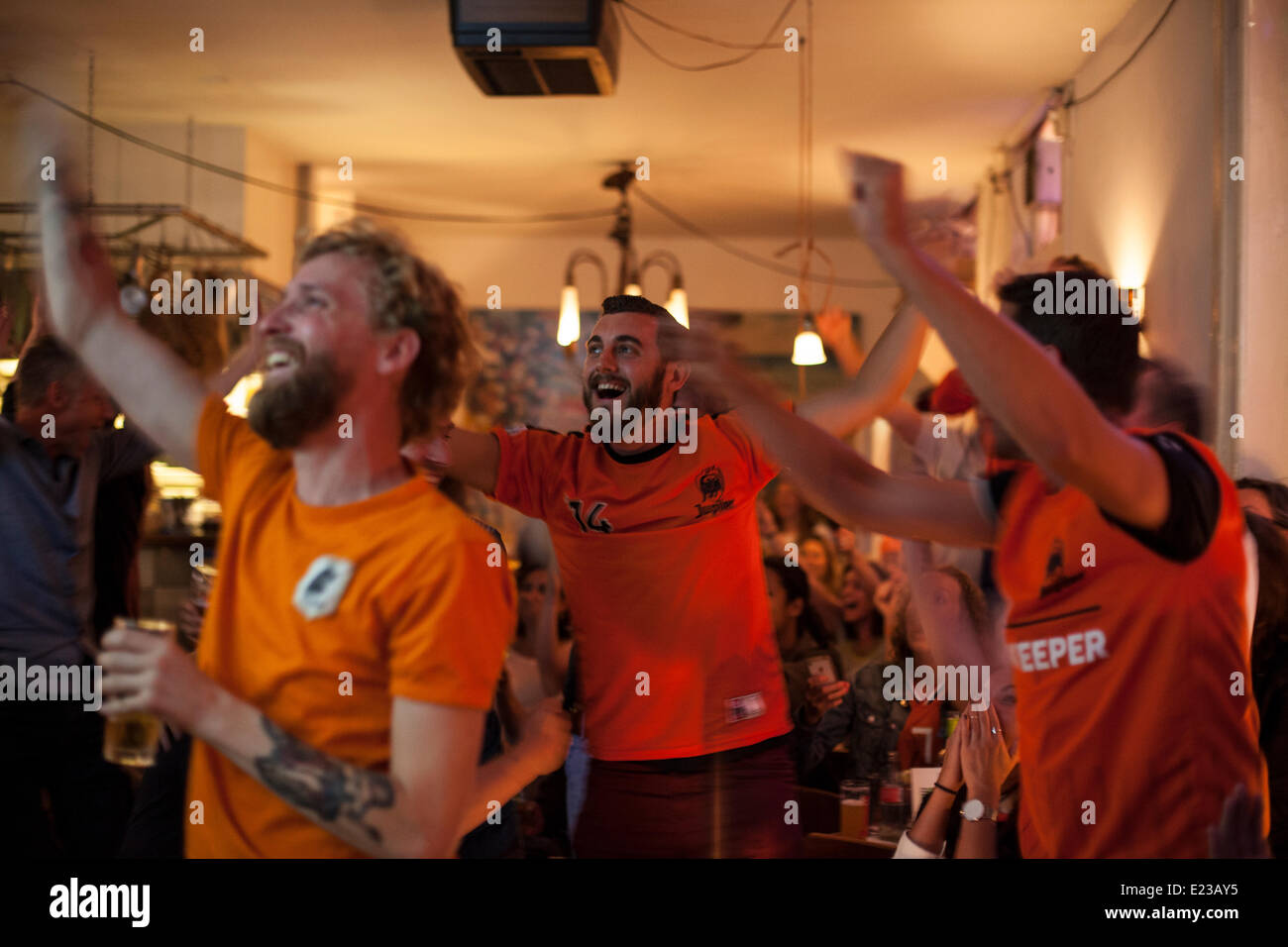 Dutch orange fans hi-res stock photography and images - Alamy