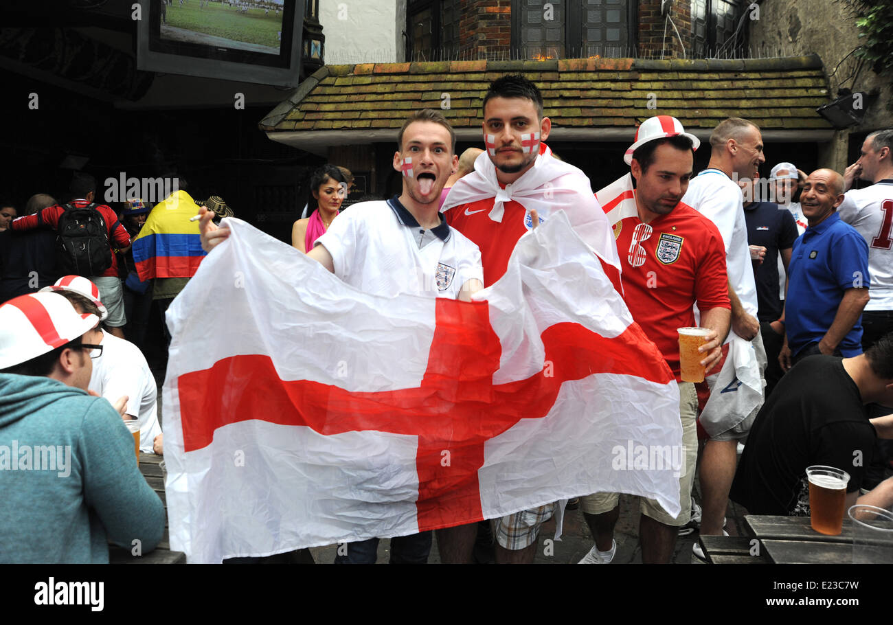 Football fans england flag hi-res stock photography and images - Alamy