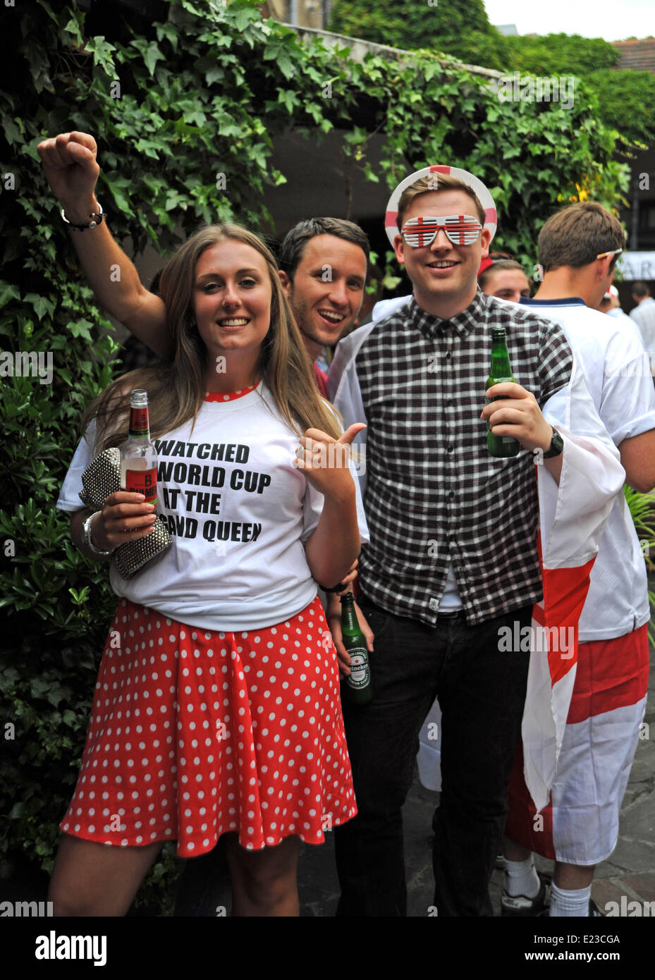 Female football fans drinking england hi-res stock photography and ...
