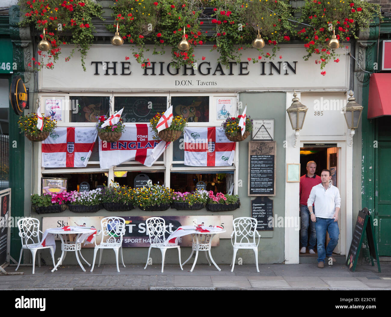 World cup pub london hi-res stock photography and images - Alamy