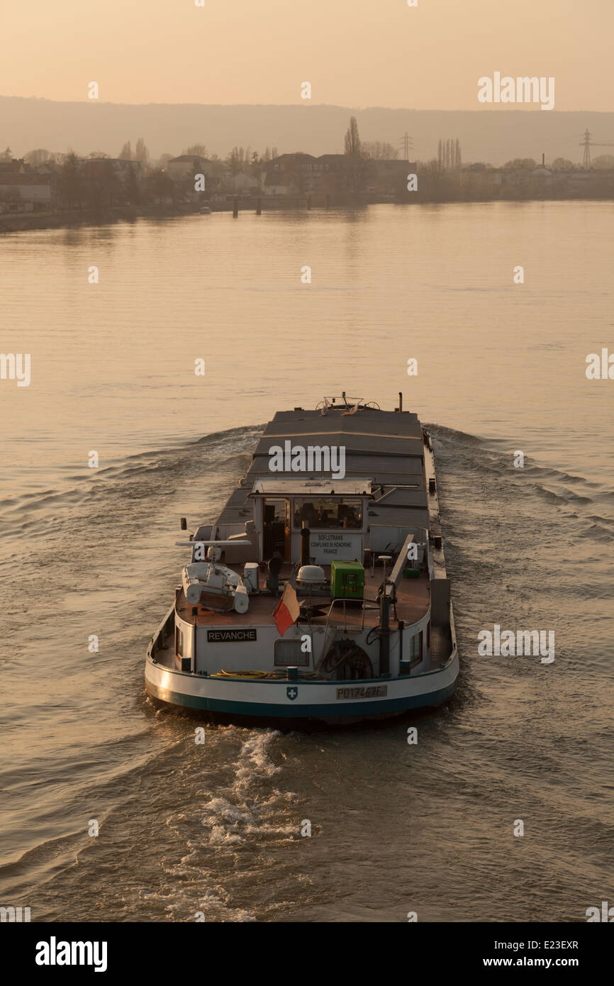 Dry Bulk Cargo Barge High Resolution Stock Photography and Images - Alamy