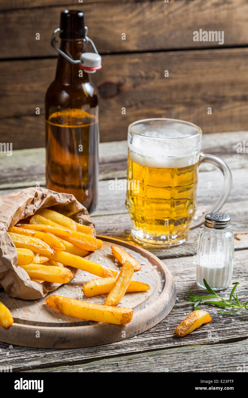 Dark beer and fries hi-res stock photography and images - Alamy